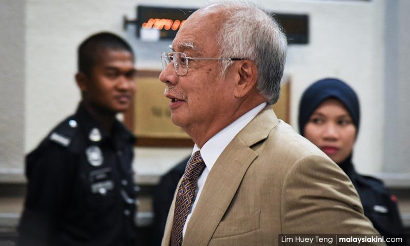 'Saya diminta buat bilik stor ada almari pakaian di rumah orang nombor 1'