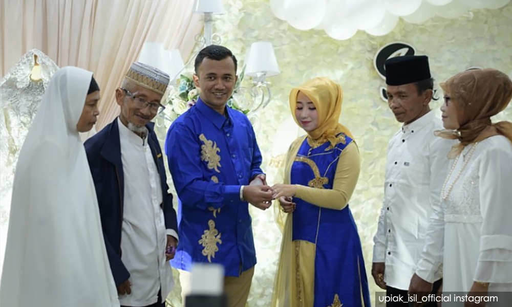 Upiak bertunang dengan jejaka asal Padang