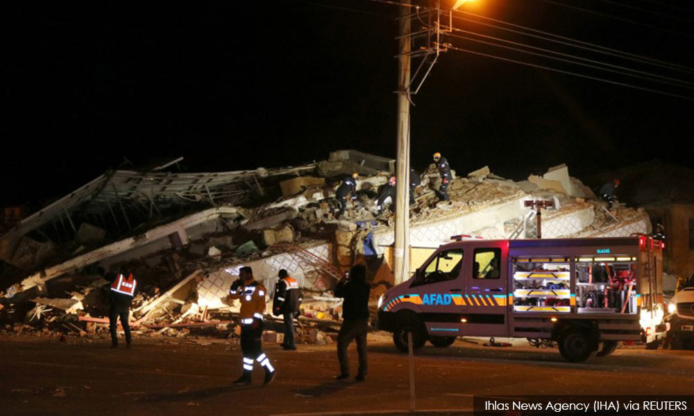 Toddler rescued after 24 hours under wreckage in eastern Turkey
