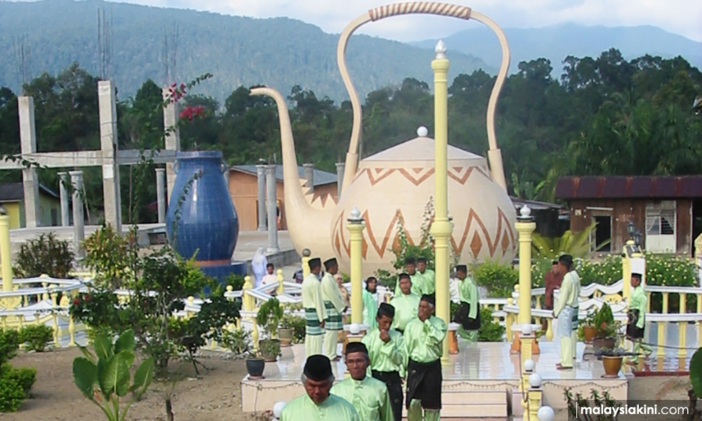 Kerajaan pantau, elak ajaran Ayah Pin hidup kembali